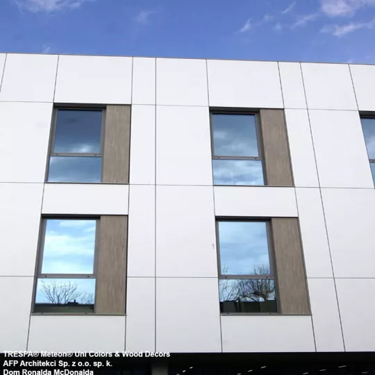 Trespa® Meteon® Duo Uni Colours | Bardage bois composite
